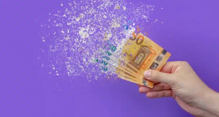 Will cash go away from everyday life in the near future? - Q Wealth Report