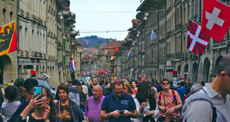 Average life expectancy in Switzerland: The secrets of longevity - Q ...