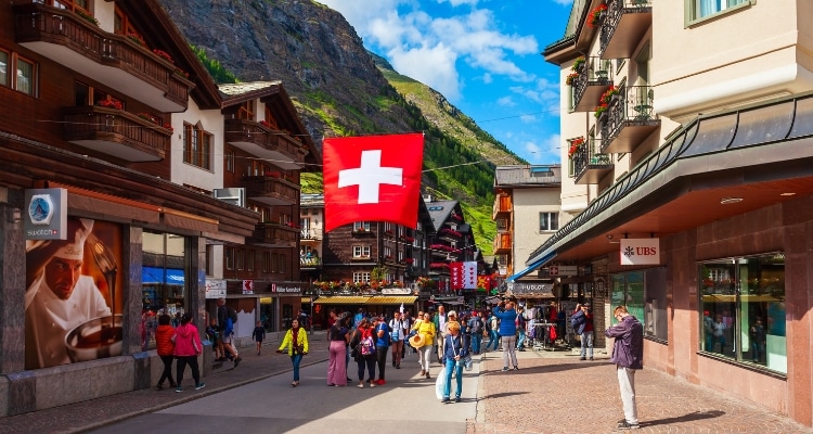 ¿Cuánto cuesta vivir en Suiza? - Q Wealth Report